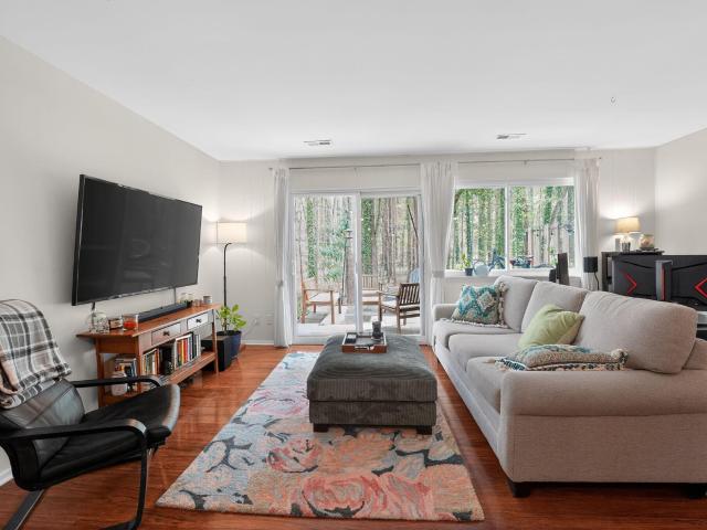 220 Elizabeth Street Apt A15