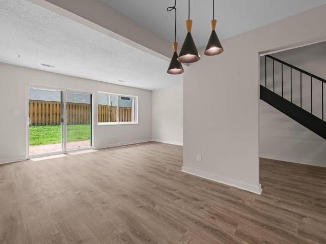 220 Elizabeth Street Apt E4
