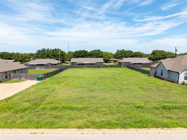 220 Fox Run Ln, Robinson, TX 76706 | MLS #225041 | Compass