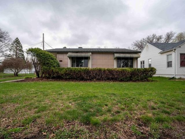 220 Forest Ave, Waterloo, IA 50702