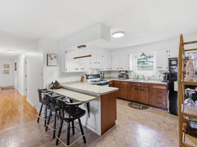 220 Forrest Dr