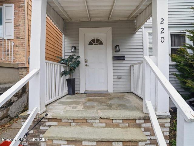 220 Ferdinand Street