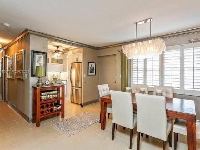 220 Kings Point Dr #514, Sunny Isles Beach, FL 33160