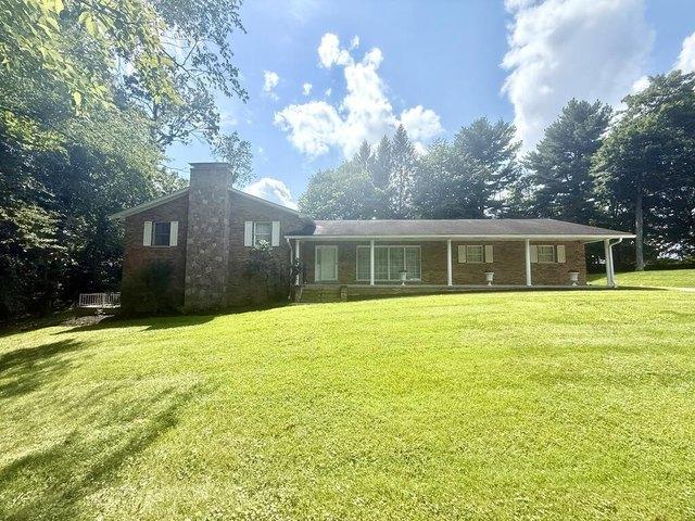 220 Homewood Dr, Beckley, WV 25801