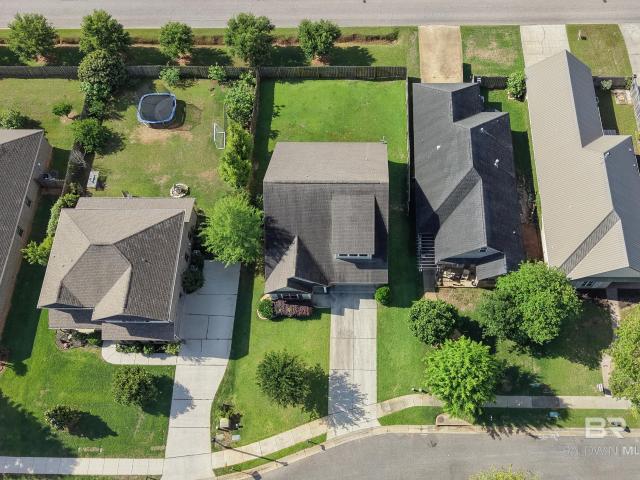 220 Hawthorne Circle