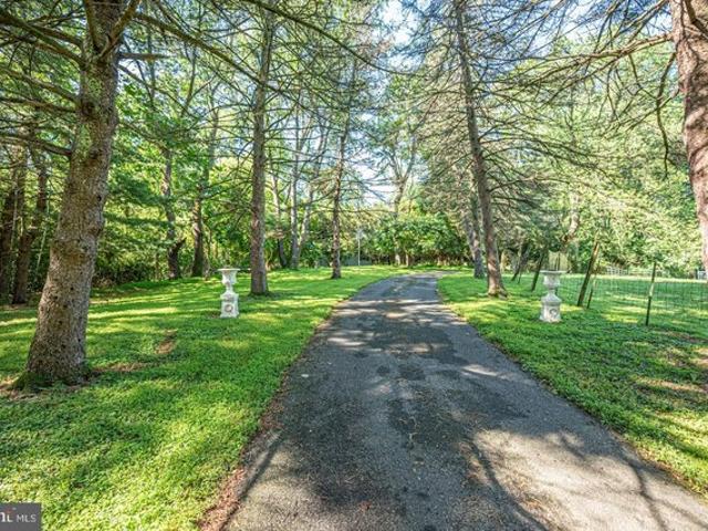 220 Harvey Rd, Chadds Ford, PA 19317