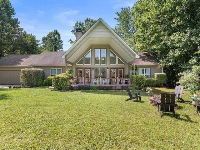220 Heathwood Ln, Franklin, NC 28734
