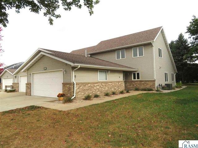 220 Heather Ln, Mankato, MN 56001
