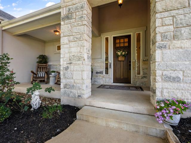220 Highland Oaks