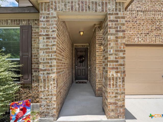 220 Hinge Creek