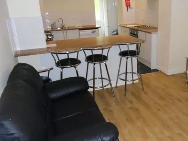 220 Hubert Road, Stirchley, B29 6EP, United Kingdom | 6 bed house for rent #140226885 | Rentberry