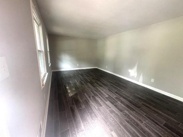 220 Hurst Point