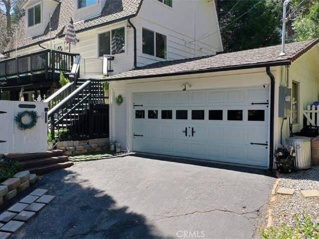 220 Oak Dr