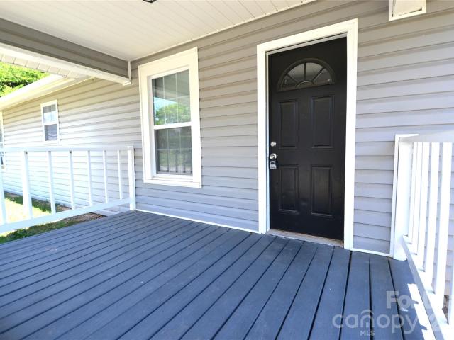 220 Odell Drive NW