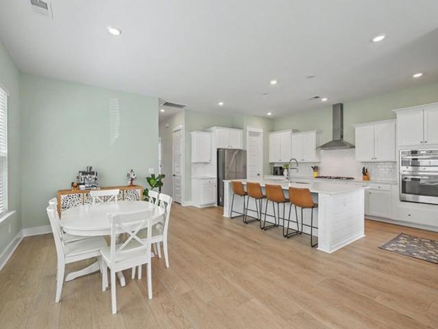 220 Orwel St, Summerville, SC 29486
