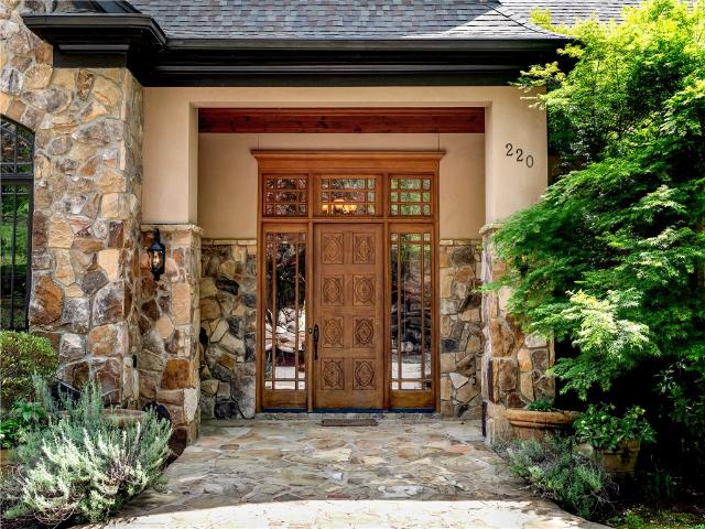 220 Long Cove Court