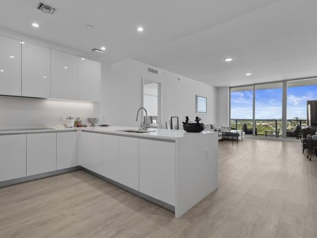 220 Lake Shore Dr Apt 1913, Lake Park, FL 33403