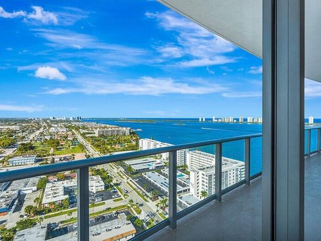220 Lake Shore Dr Apt 2105, Lake Park, FL 33403