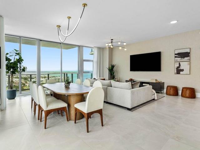220 Lake Shore Dr Apt 2123, Lake Park, FL 33403