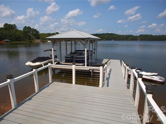 220 Lakeshore Lane