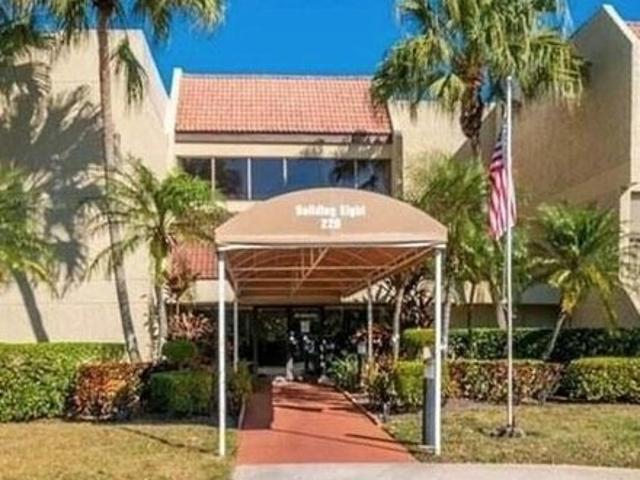 220 Lakeview Dr Apt 103, Weston, FL 33326