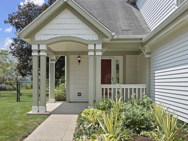 220 Lexington Ln, Grayslake, IL 60030