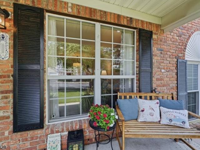 220 Learnington Way