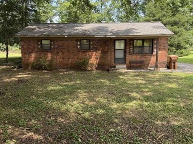 220 Livingston Ln, Moulton, AL 35650
