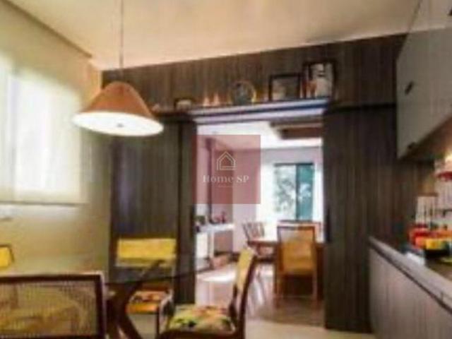 220 m2, um por andar em excelente localização no Campo Belo