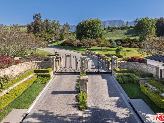 220 Montecito Ranch Lane