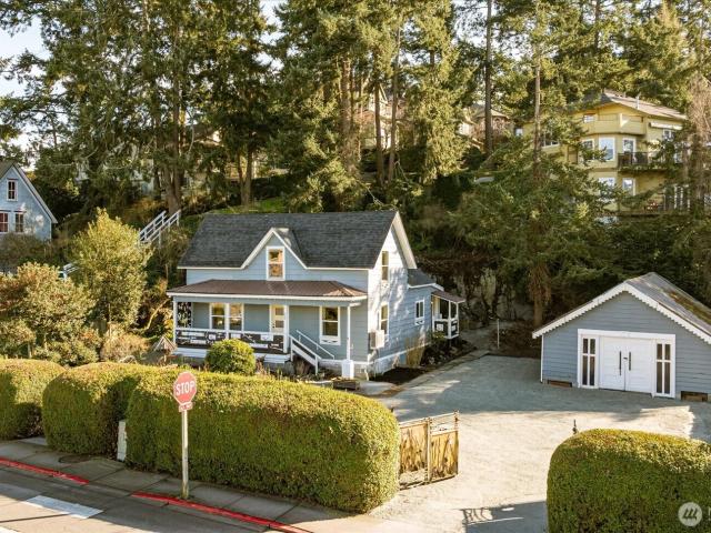 220 Morris Street