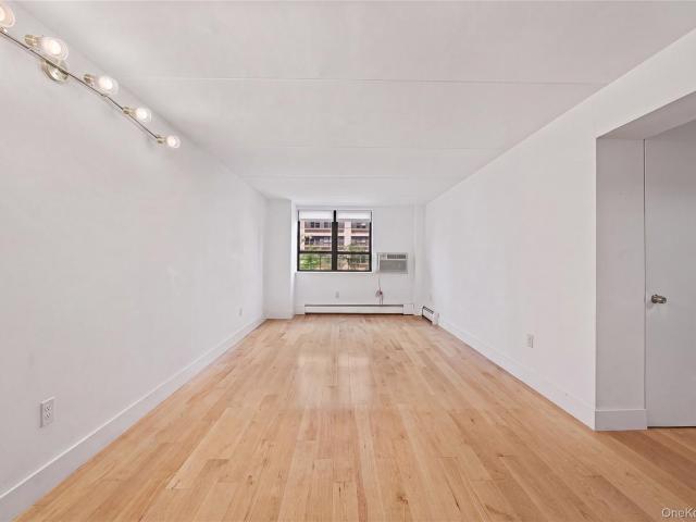 220 Manhattan Avenue 2N