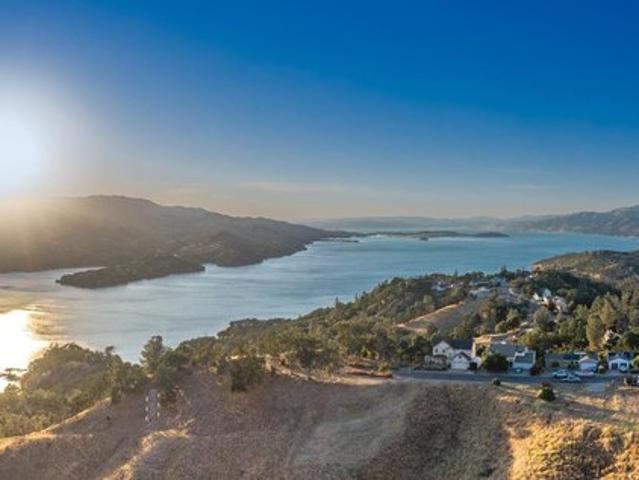 220 Manzanita Ln, Napa, CA 94558