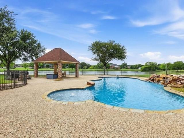 220 Meadow Lake Ct, Double Oak, TX 75077