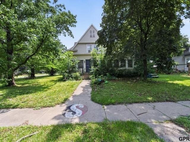 220 N 12th St, Wymore, NE 68466