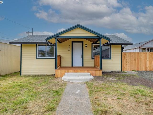 220 N Wasson St, Coos Bay, OR 97420