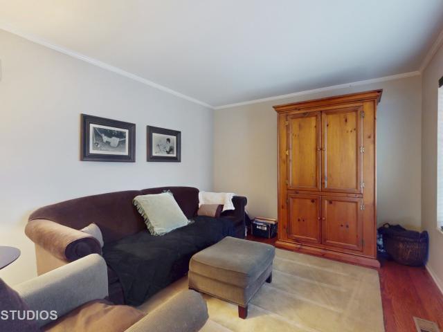 220 N Bluff Court