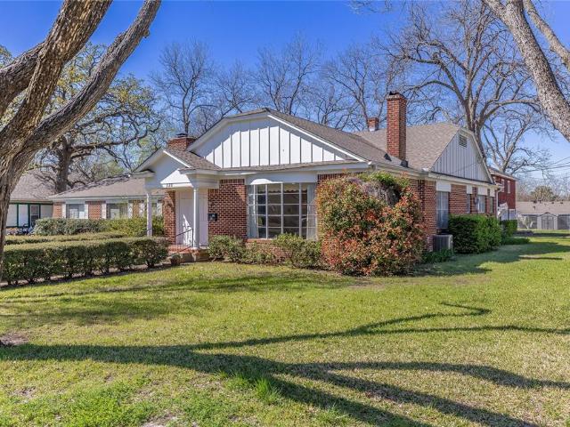 220 N Holly