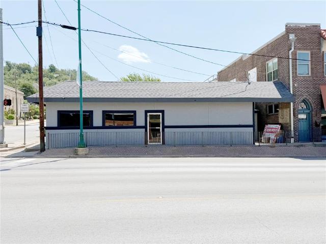 220 N Oak Avenue