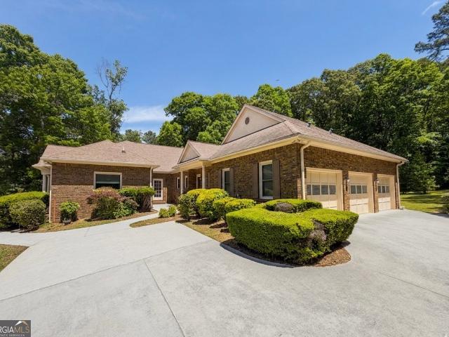 220 North Drive