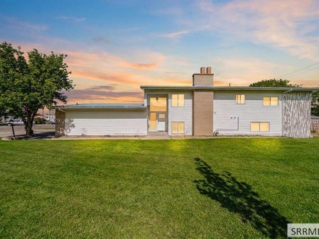 220 NE Main St, Blackfoot, ID 83221