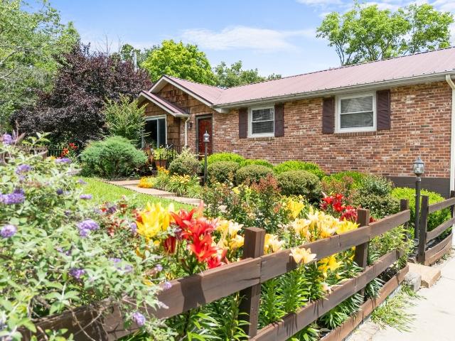 220 Nunley Dr