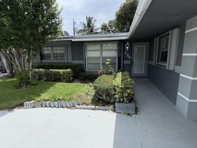 220 NW 20th St, Pompano Beach, FL 33060