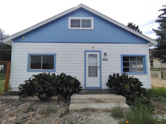 220 S 2nd St, Challis, ID 83226