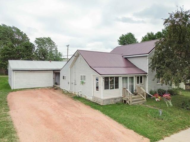 220 S 2nd St, Dorchester, WI 54425