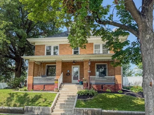 220 S 3rd St, Monmouth, IL 61462