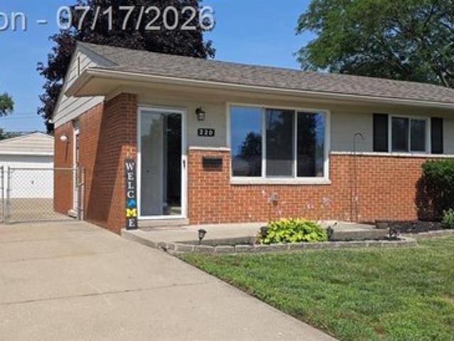 220 S Wildwood St, Westland, MI 48186