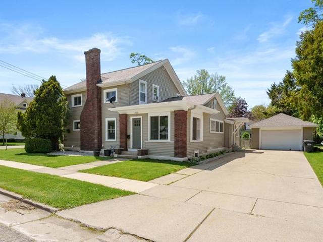 220 S Anderson St, Plainwell, MI 49080