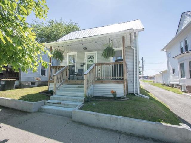 220 S Oak St, Kendallville, IN 46755