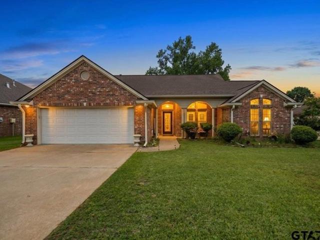 220 Sandstone Ln, Nacogdoches, TX 75965